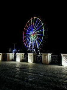 Dönme Dolap (Mańǵystaý oblysy, Aktau, Akbota Park), atraksiyon  Aktav'dan