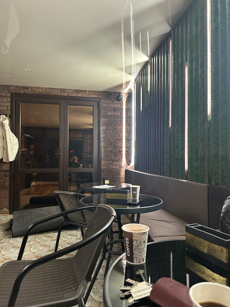 Kahve dükkanları Гараж, Vladikavkaz, foto