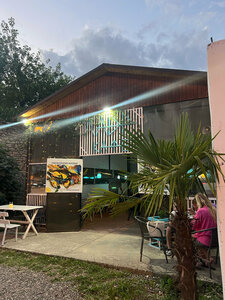 Лавр (ulitsa Akirtava No:5А), kafe  Suhum'dan