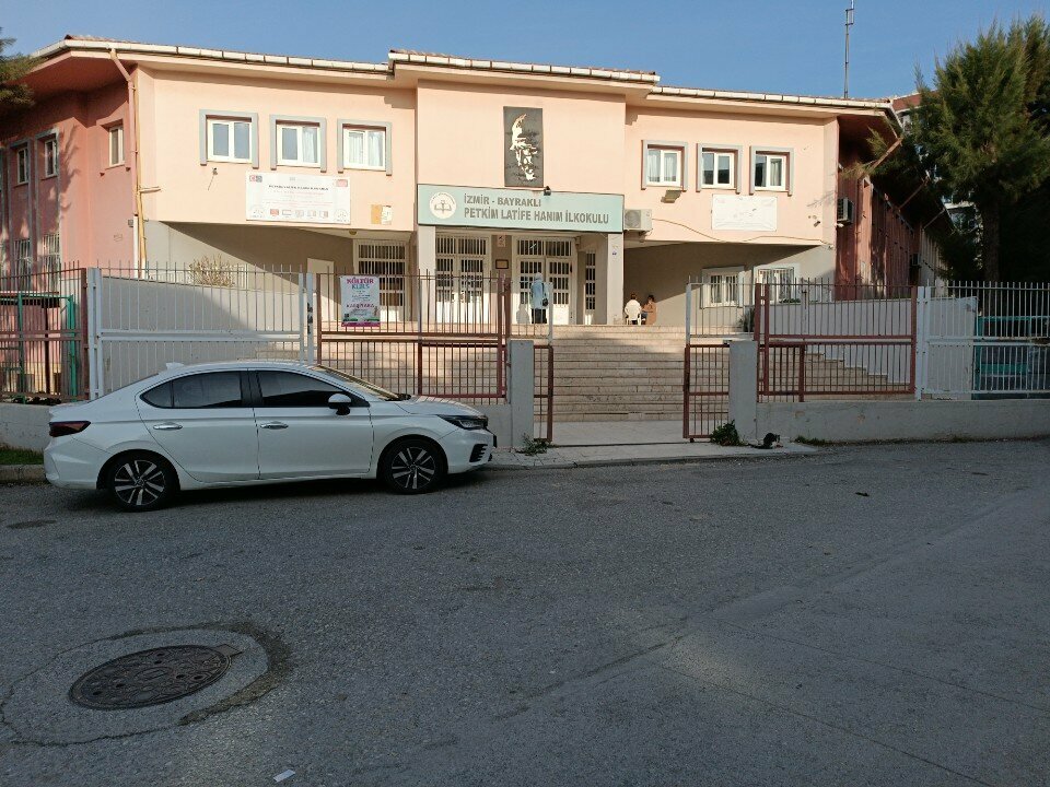i̇lkokul Petkim Latife Hanım İlkokulu, İzmir, foto