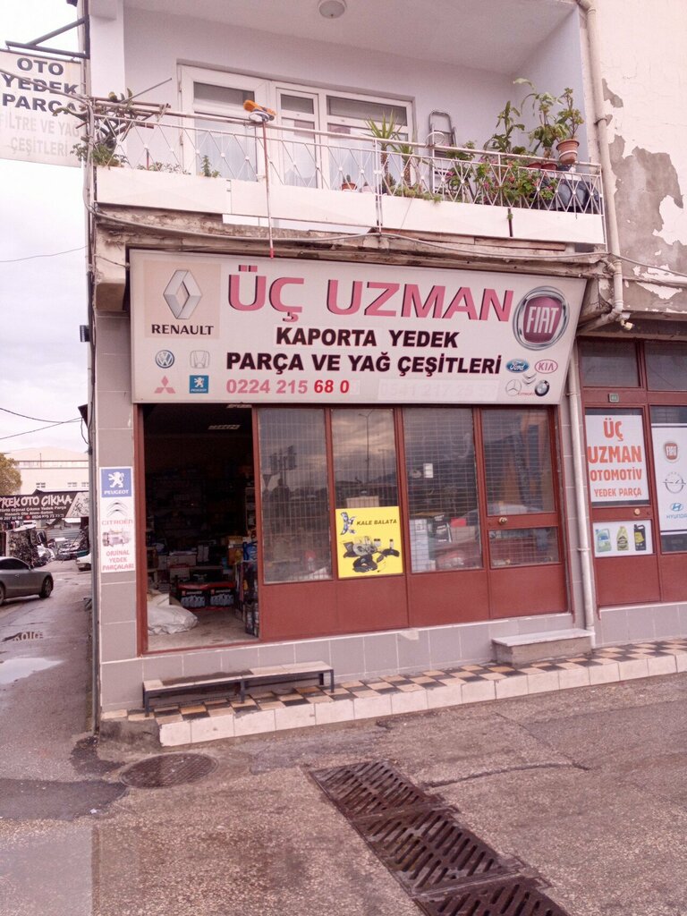 Otomobil yedek parçaları Üç Uzman, Bursa, foto