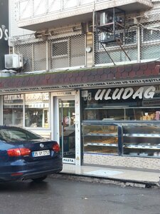 Uludağ Pastanesi (Göksu Mah., 682 Sok., No:22A, Buca, İzmir), ekmek fırını  İzmir'den