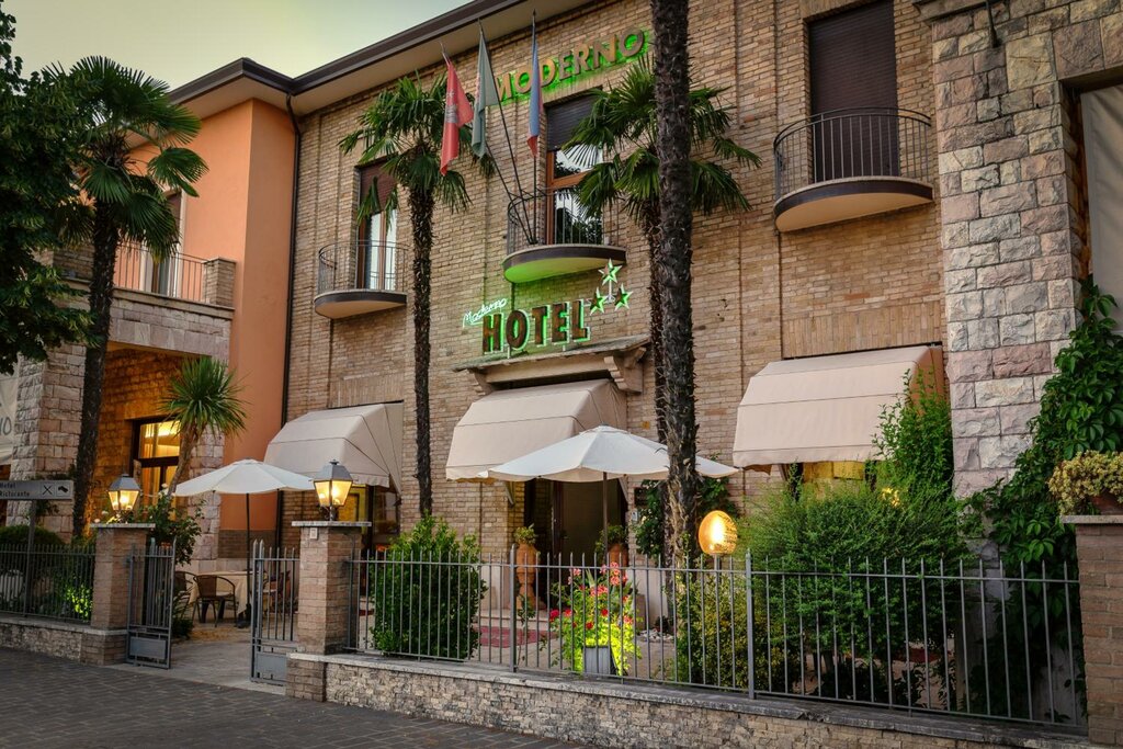 Otel Hotel Moderno, Umbria, foto