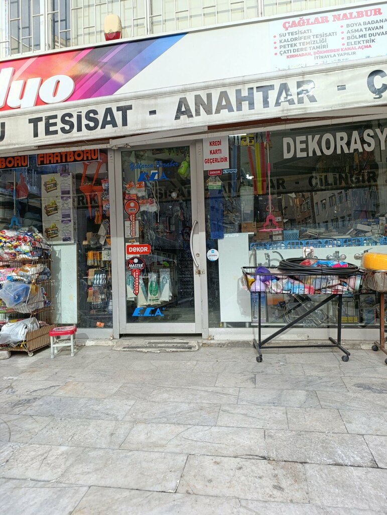 Conta ve keçe takma aletleri Çağlar Nalbur, İstanbul, foto