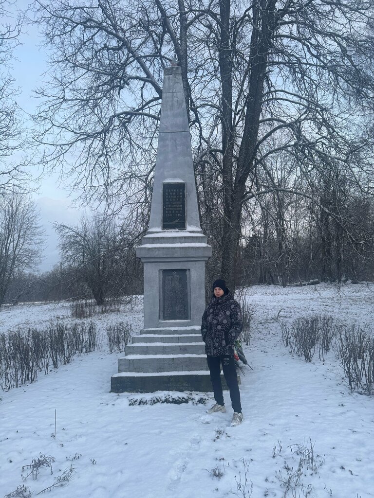 Anıt, heykel Обелиск погибшим воинам-землякам деревни Соболево, Smolenskaya oblastı, foto