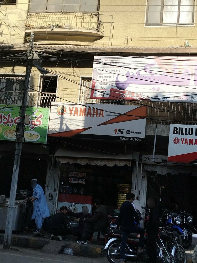 Otomobil servisi Madani Auto, Rawalpindi, foto