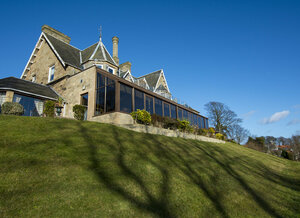 Old Manor Hotel (55 Leven Road), otel  Fife Konseyi'nden