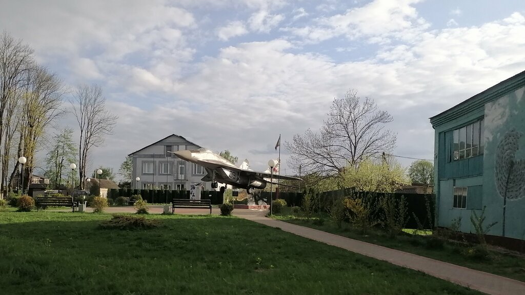 Turistik yerler Самолёт МиГ-29, Çerikov, foto