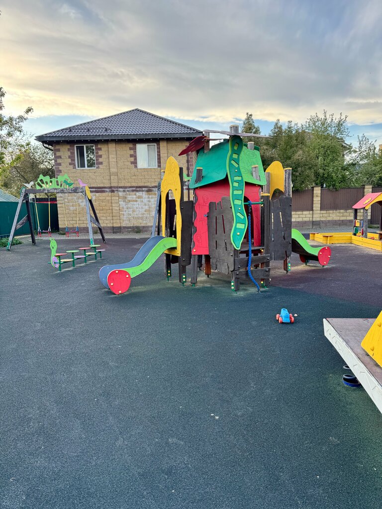 Oyun alanı Playground, Krasnogorsk, foto
