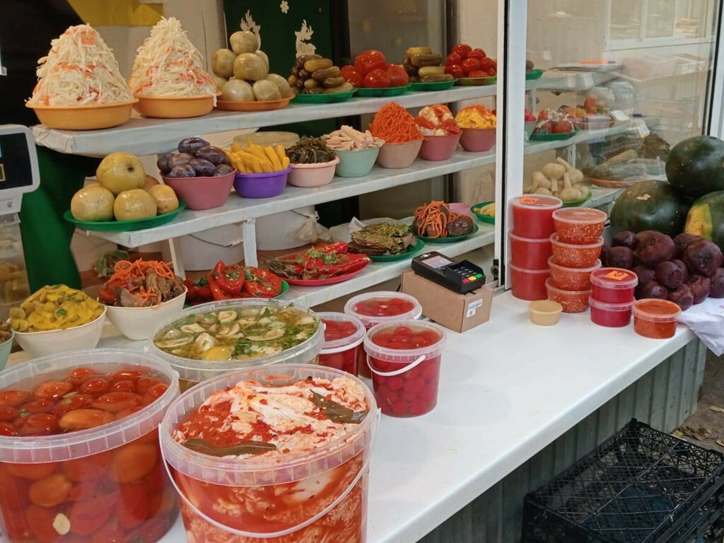 Market Бочковые соленья, Voljski, foto