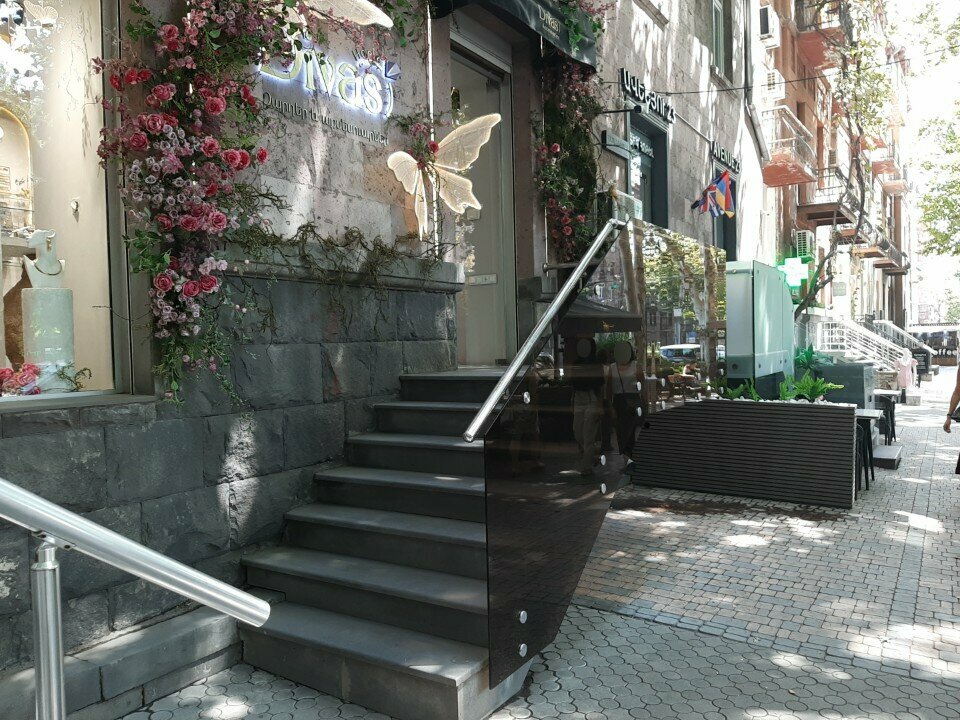 Bijuteriler Divas’ Home, Erivan, foto