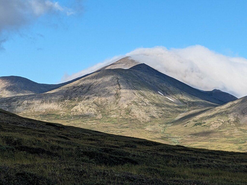 Dağ zirvesi Гора Иоанна 1012 метров, Chukotka Özerk Bölgesi, foto