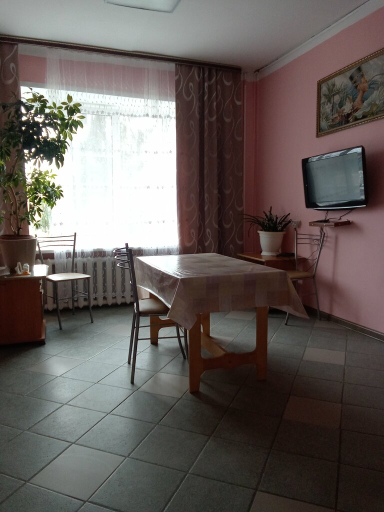 Huzurevi, bakımevi Tsentr Mediko-Sotsialnogo Ukhoda Uyut, Msu, Mosalsk, foto