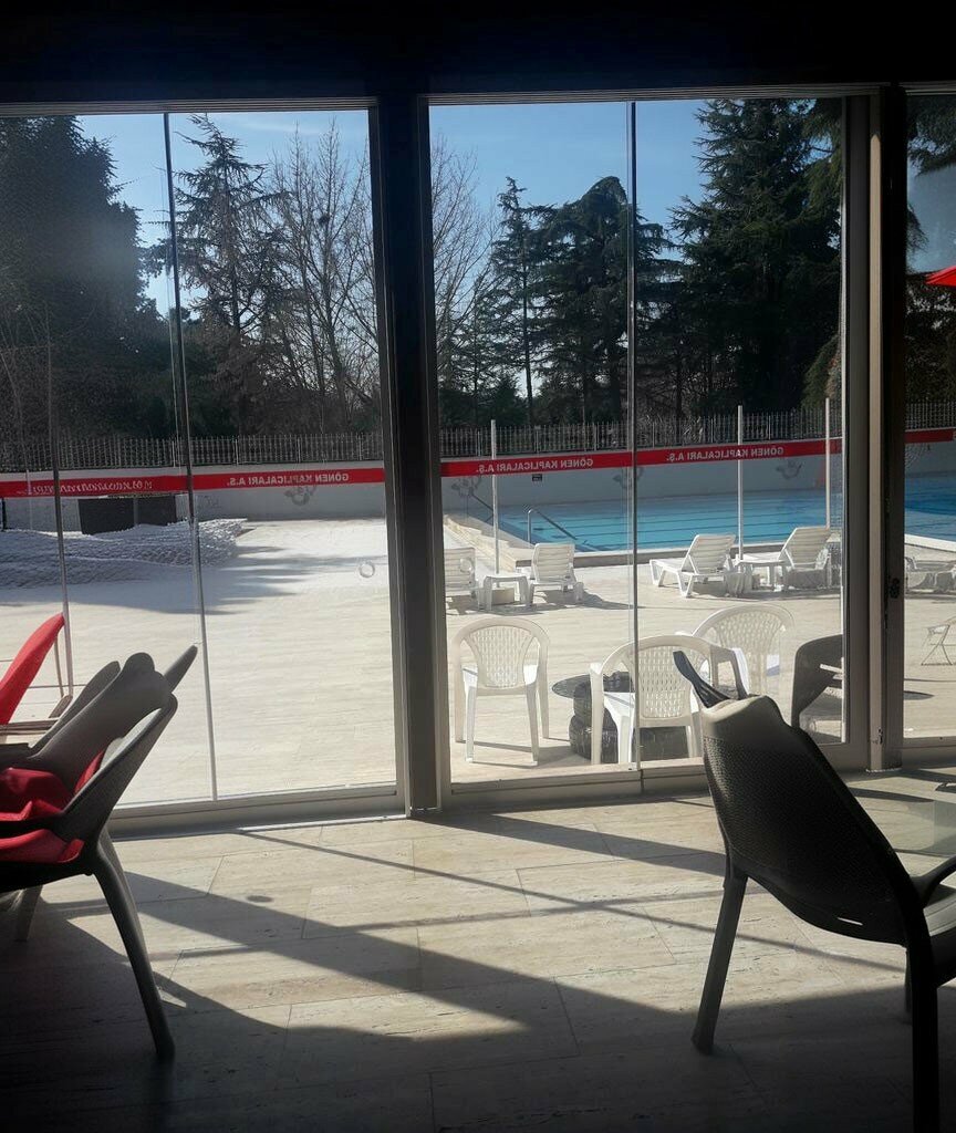 Yüzme havuzları Kaplıcalar Açık Yüzme Havuzu, Gönen, foto
