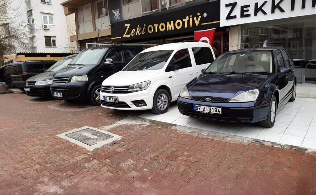 Otomobil satış galerileri Zeki Otomotiv, Antalya, foto