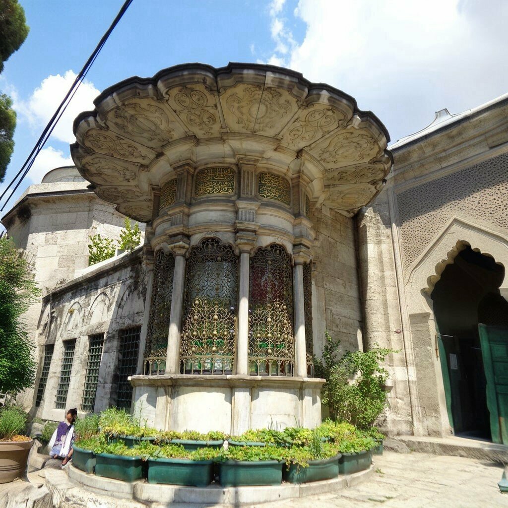 Müzeler ve sanat galerileri 3. Mustafa Türbesi, İstanbul, foto