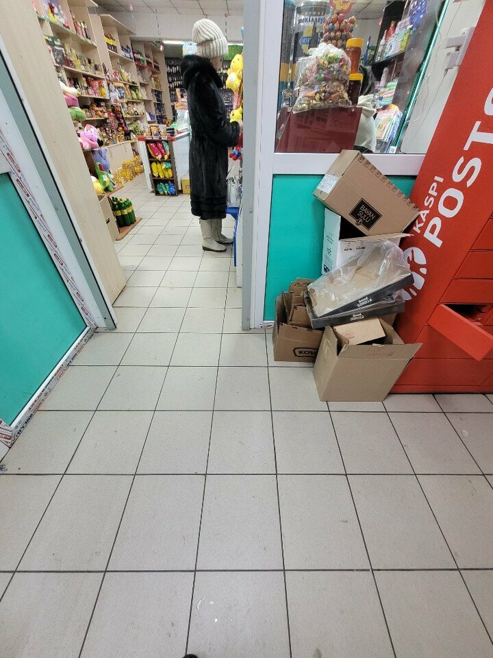 Market Grocery Store, Semey, foto