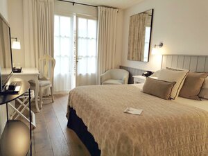 Le Clos Saint-Martin Hôtel & SPA (Nouvelle-Aquitaine, Charente-Maritime, Arrondissement de La Rochelle, Saint-Martin-de-Ré, Cours Pasteur, 87), otel