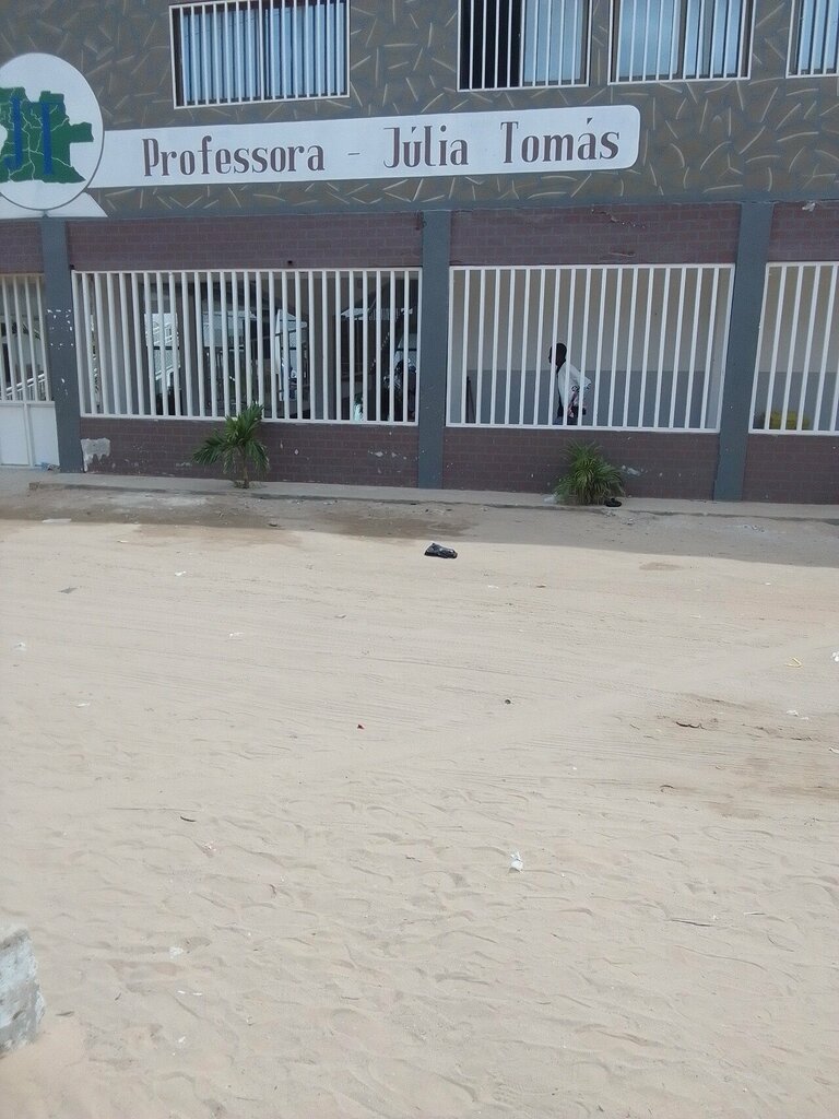 Yüksekokul Colégio Julia Tomás, Loanda, foto