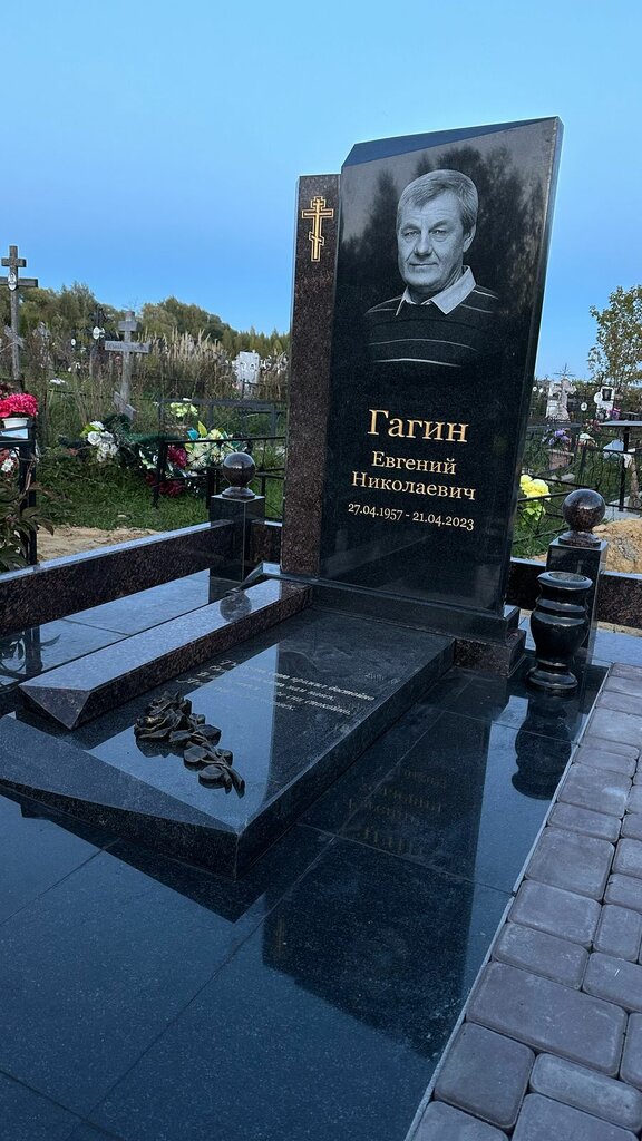 Heykel ve mezarlık taşı üreticileri Империя камня, Arzamas, foto