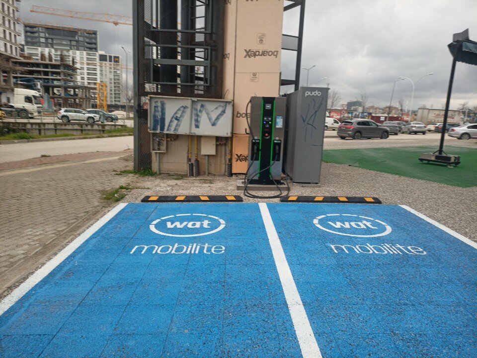 Elektrikli oto şarj istasyonları Wat Mobilite, Bursa, foto