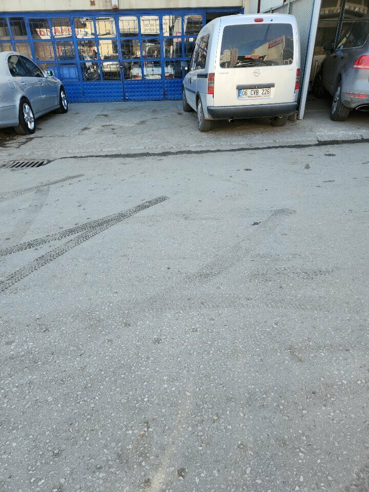 Otomobil yedek parçaları Başkent Dinamo Center, Ankara, foto