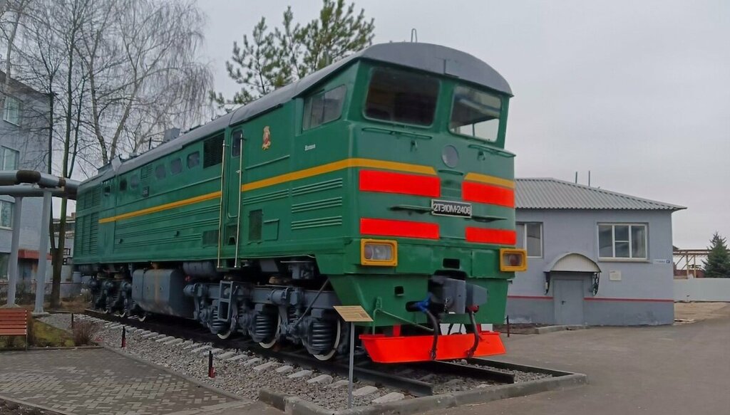 Teknoloji anıtı Тепловоз 2ТЭ10М, Uzlovaya, foto