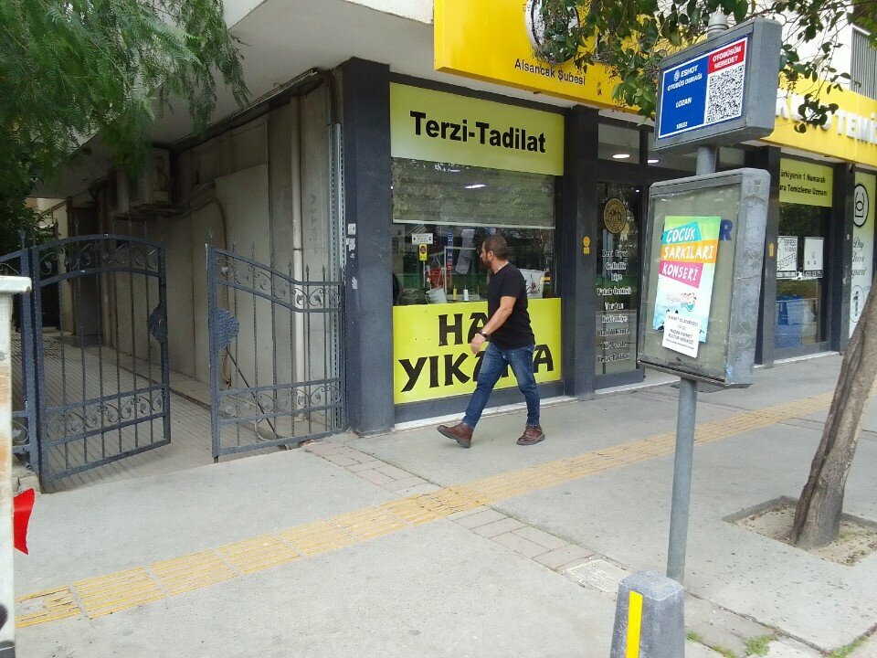 Psikiyatrist Uzm. Dr. Alper Bayrak, İzmir, foto