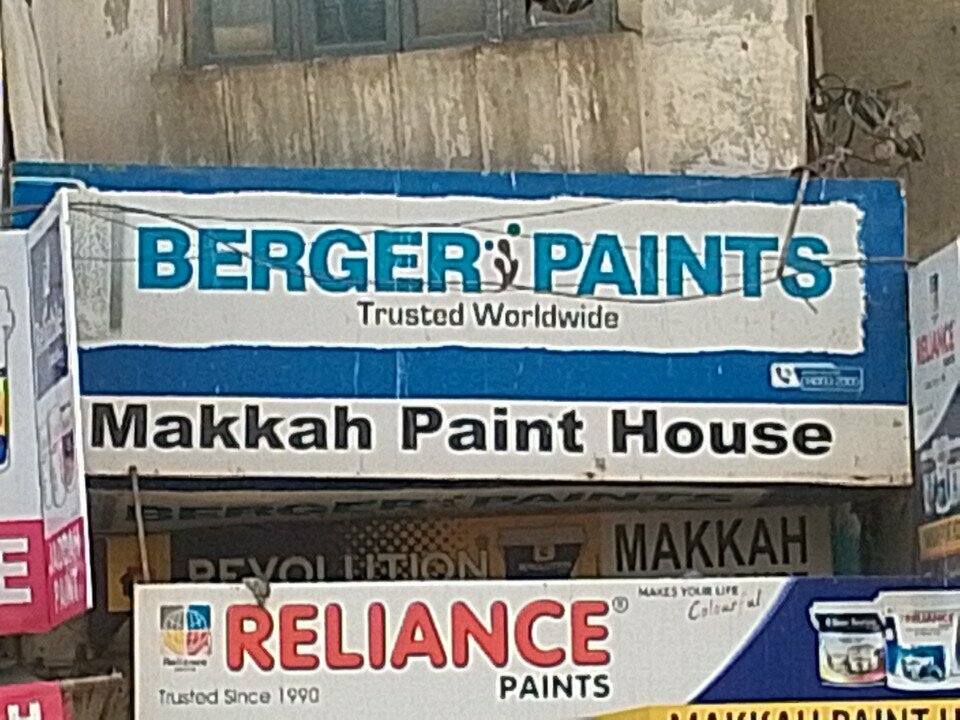 Boya ve cila malzemeleri üretim ve satış yerleri Makkah, Karaçi, foto