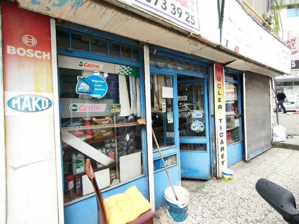 Otomobil yedek parçaları Üçler Ticaret, İstanbul, foto