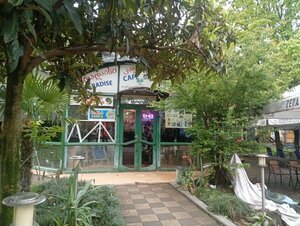 Bar/Restaurant Paradise (Autonomous Republic of Adjara, Batumi, Nikoloz Baratashvili Street), kafe  Batum'dan