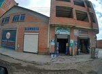 Pacajeño (Department of La Paz, Provincia Murillo, El Alto, Avenida Tiahuanacu, 8584), oto döşeme  Bolivya'dan