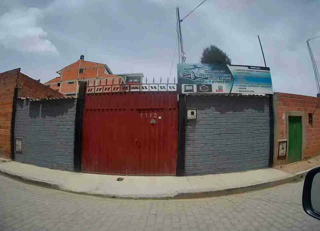 Oto döşeme Servicio Automotriz Blanco Motors, El Alto, foto