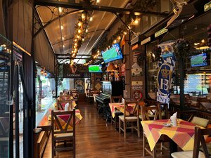 Meduza Irish Pub & Restaurant (Tirana), restoran  Tiran'dan