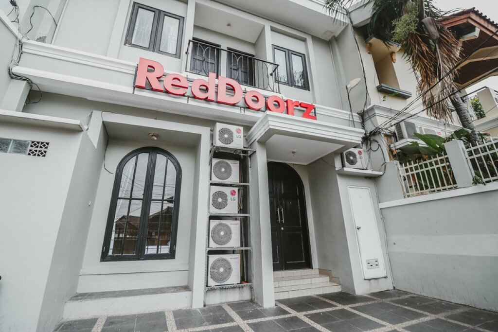 Otel RedDoorz Plus @ Radio Dalam 2, Cakarta, foto