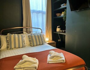 Wellesley Guest Accommodation (Northern Ireland, County Antrim, Belfast), otel  County Antrim'den