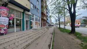 Mandela ketering (Bulevar kralja Petra 1. No:7), kahve dükkanları  Novi Sad'dan