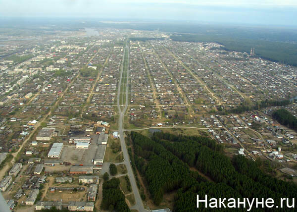 Benzin istasyonu Megion, Tavda, foto