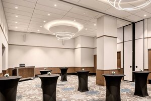 Civic Hotel Autograph Collection (British Columbia, Metro Vancouver Regional District, Surrey), otel  Surrey'den