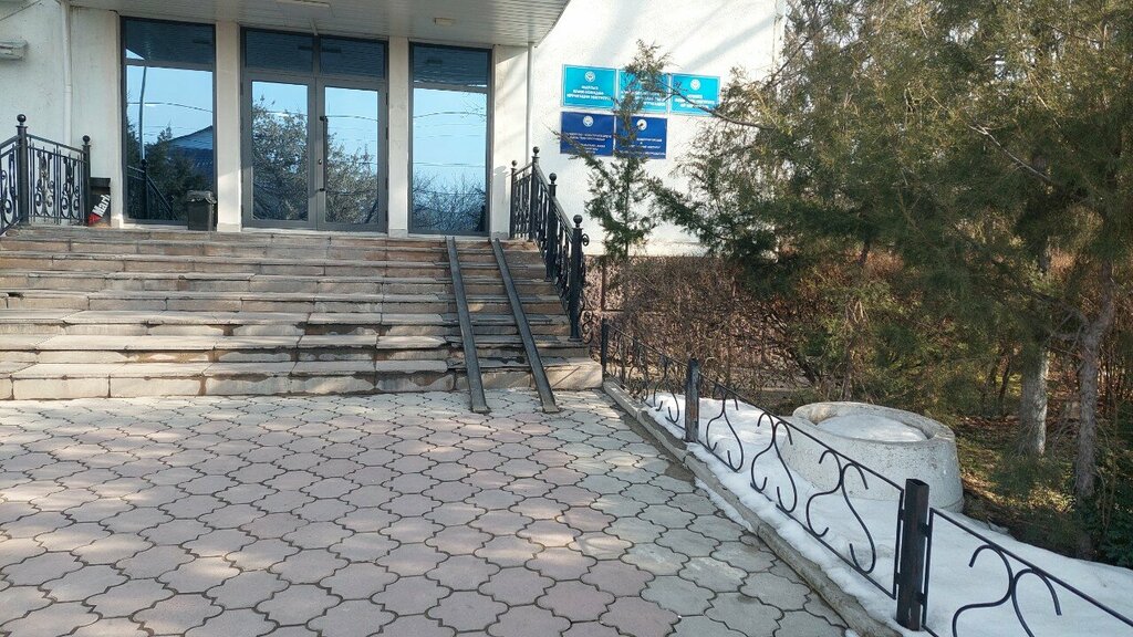 Devlet kurumları ve bakanlıklar Sluzhba Vodnogo, Bişkek, foto