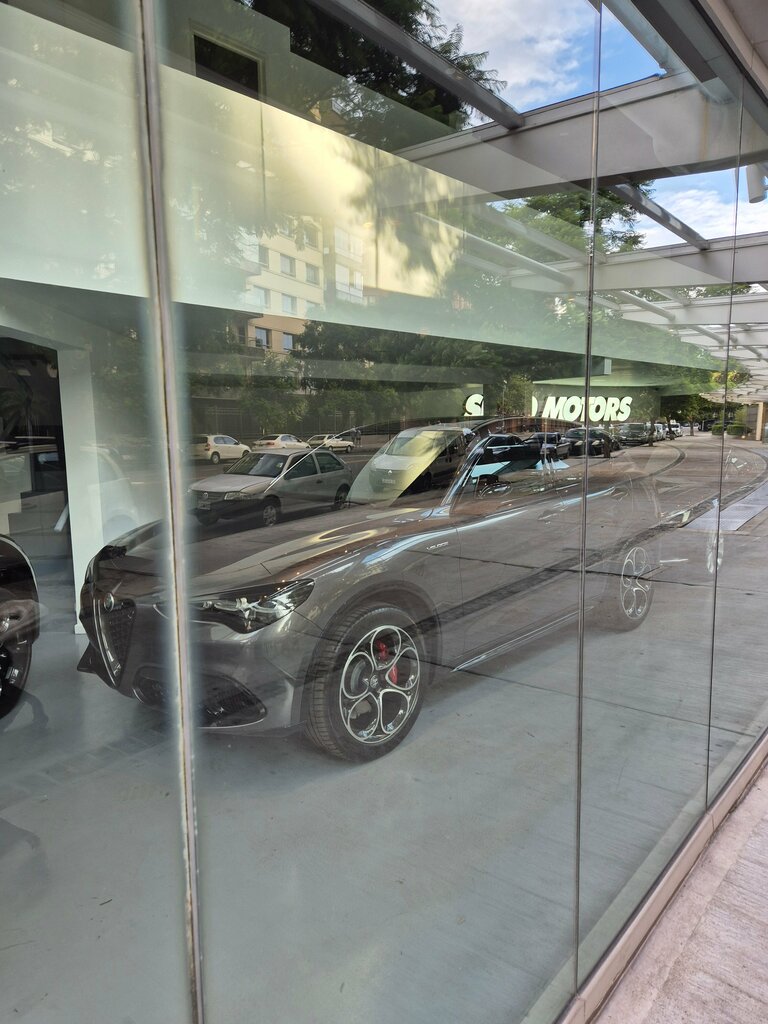 Otomobil satış galerileri Speed Motors, Buenos Aires, foto