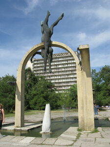 Ныряльщики за жемчугом (Autonomous Republic of Abkhazia, Town of Bichvinta), çeşme  Pitsunda'dan