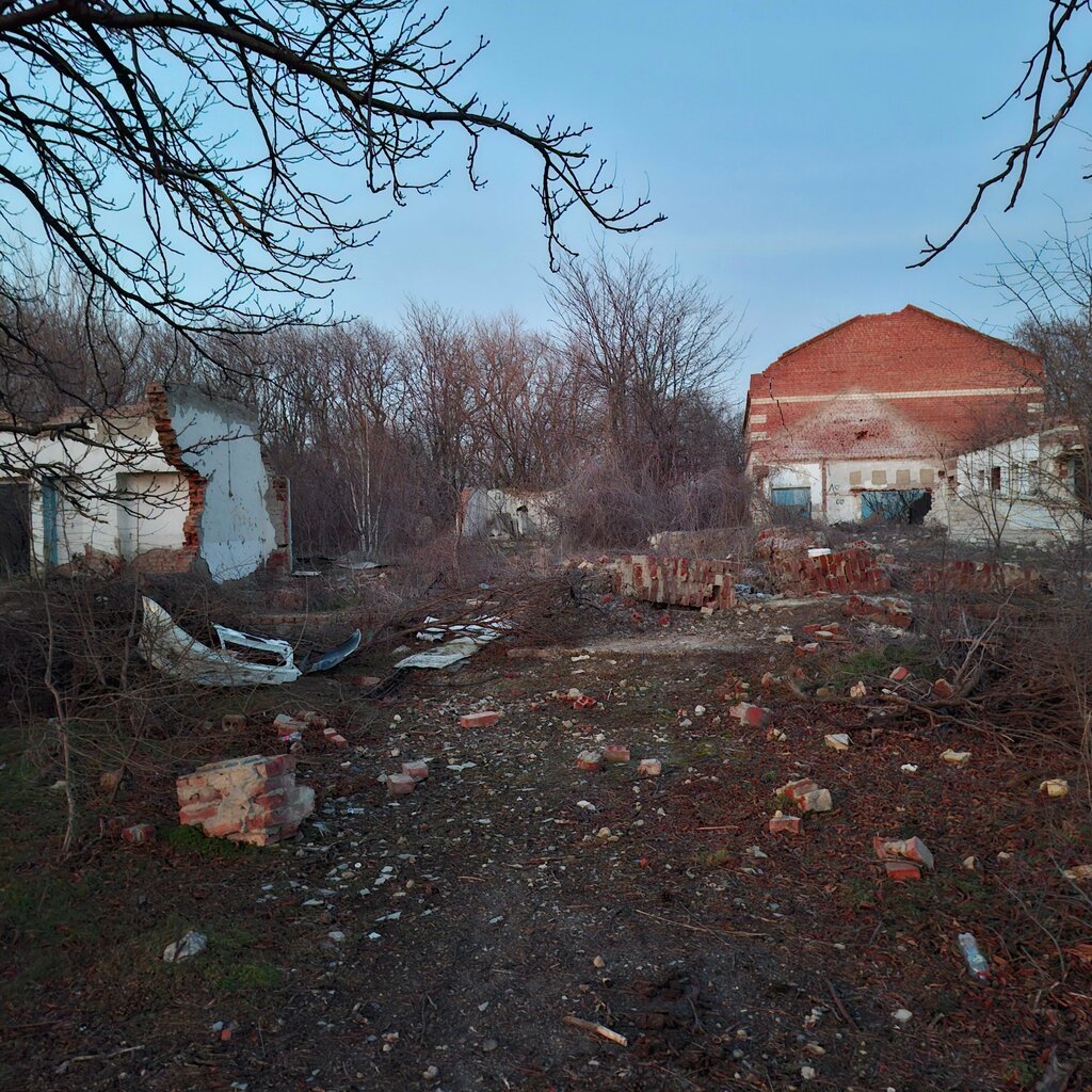 Turistik yerler Старая школа, Stavropolski krayı, foto