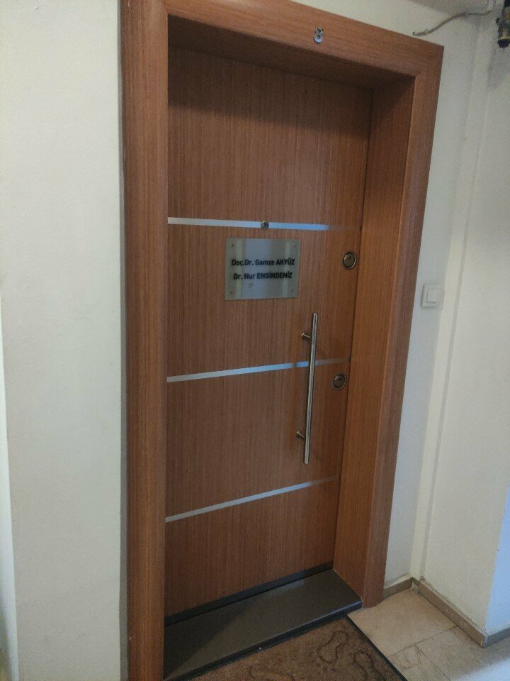 Psikiyatrist Dr. Nur Erdengiz, İzmir, foto