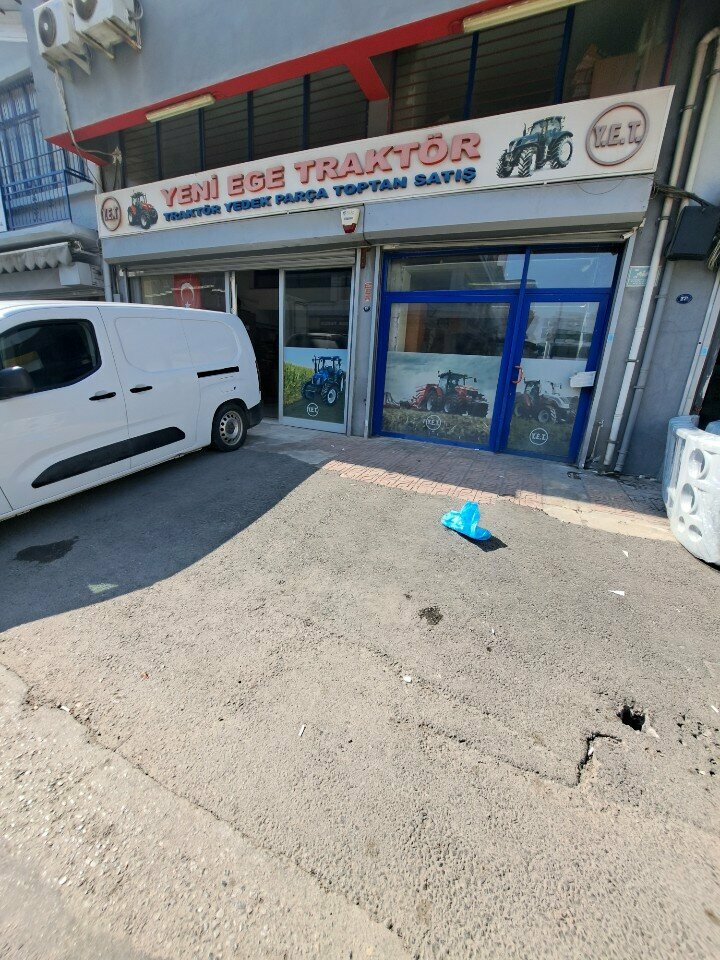 Otomobil yedek parçaları Yeni Ege Traktör, İzmir, foto
