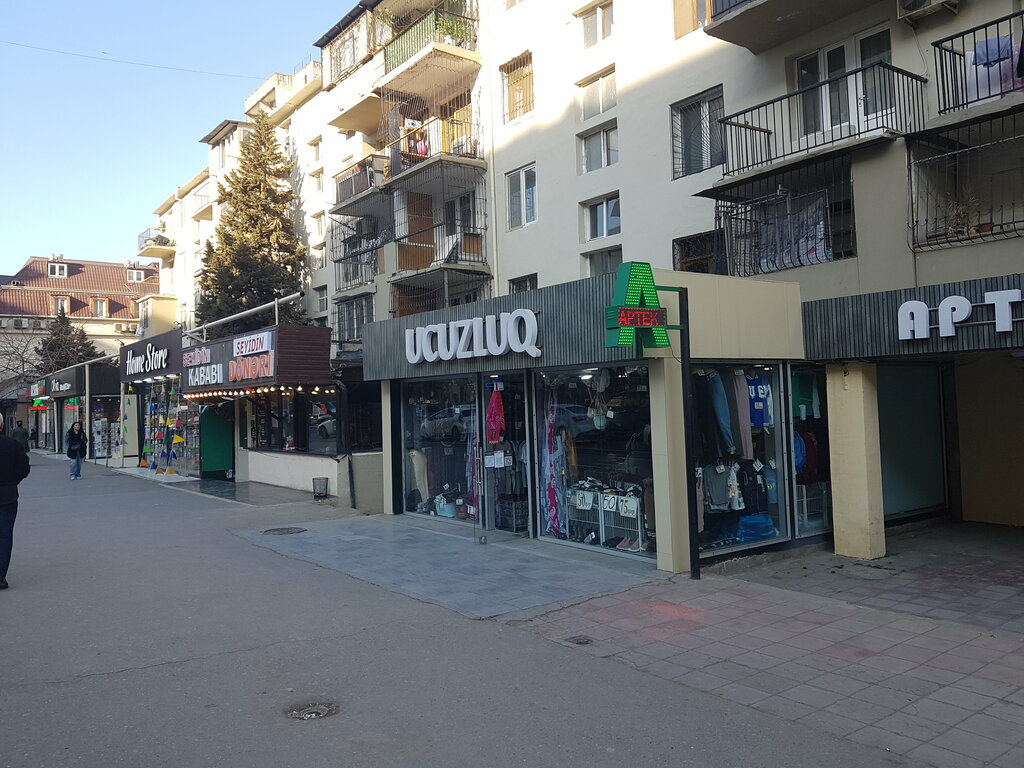 Giyim mağazası Ucuzluq, Bakü, foto