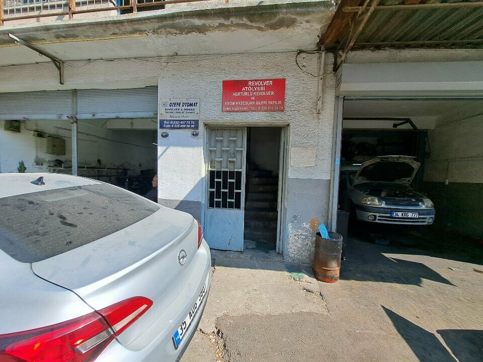 Sanayi kuruluşu Revolver Atölyesi, İzmir, foto