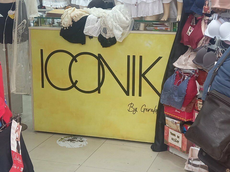 Dış giyim mağazası Iconik, Lima, foto