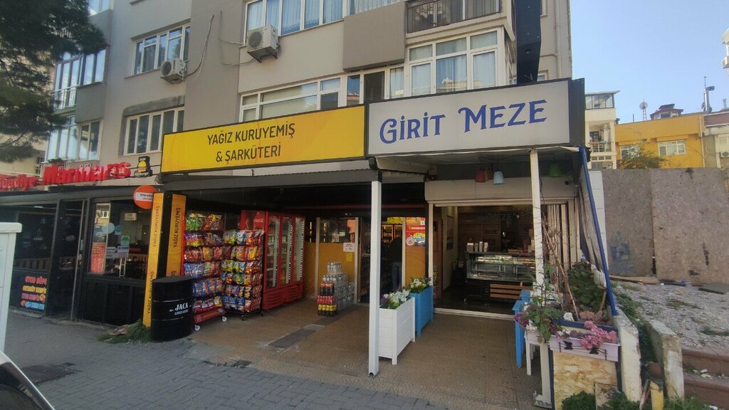 Kuruyemiş, atıştırmalık, kuru meyve Yağız Kuruyemiş & Şarküteri, İstanbul, foto