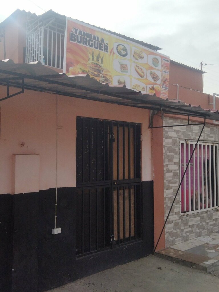 Kafe Mandala Burguer, Loanda, foto
